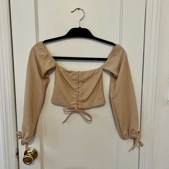 PrettyLittleThing | Tops | Prettylittlething Beige Long Sleeve Crop Top ...